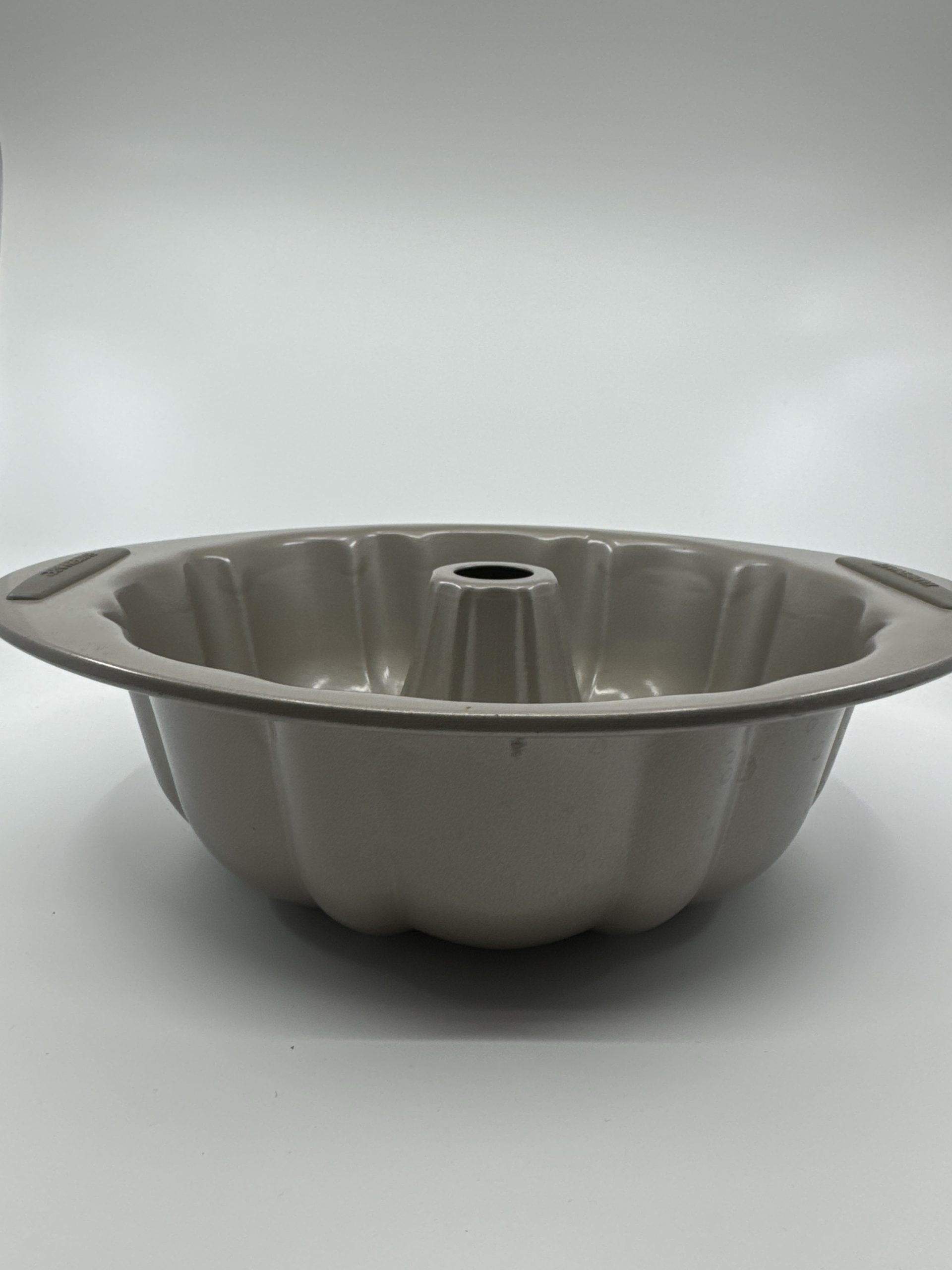 Bundt Cake Fluted Pan Farberware Non-Stick | Mac-Ave