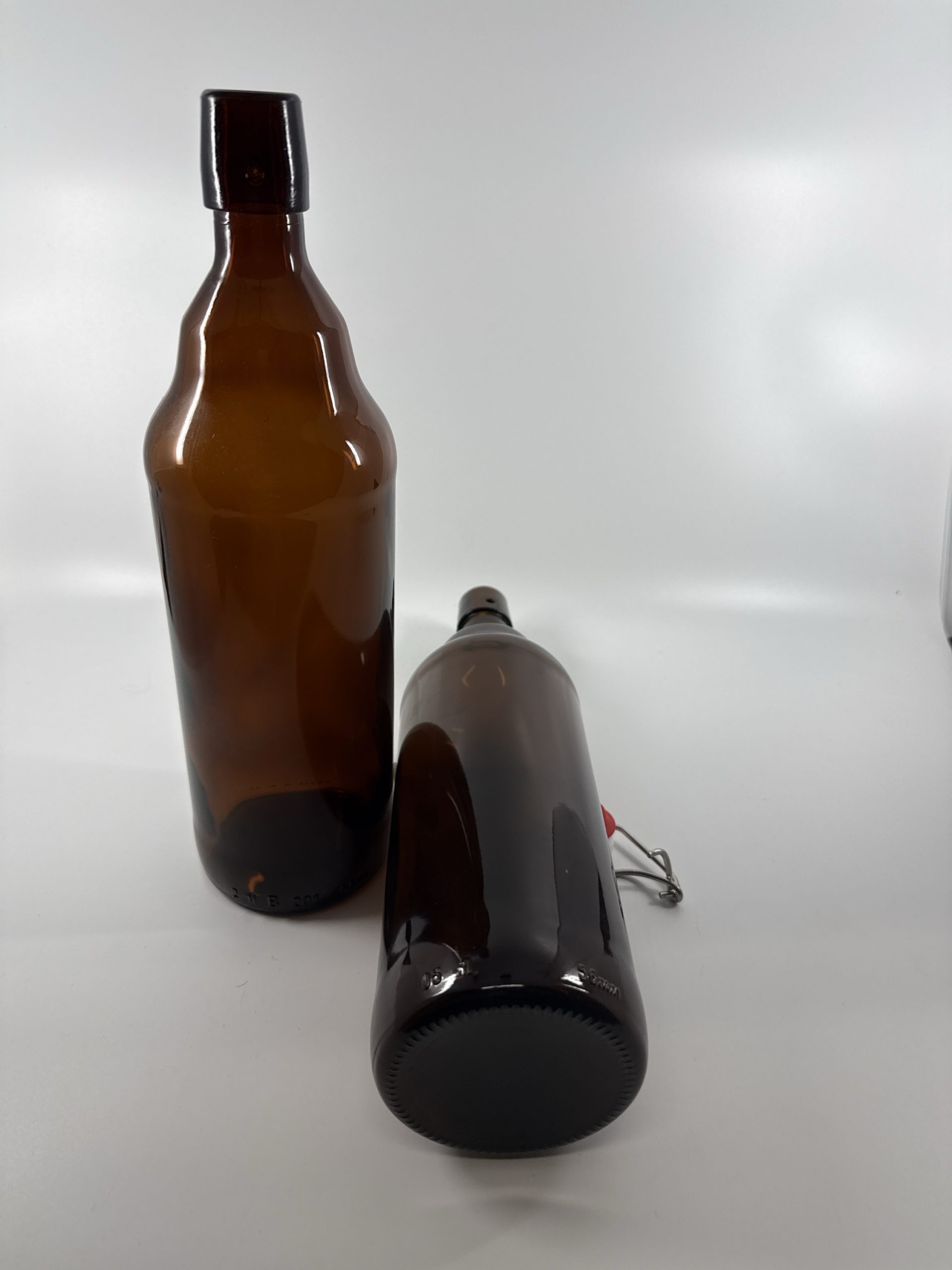 55mm amber glass beer bottles with fliptop | Mac-Ave